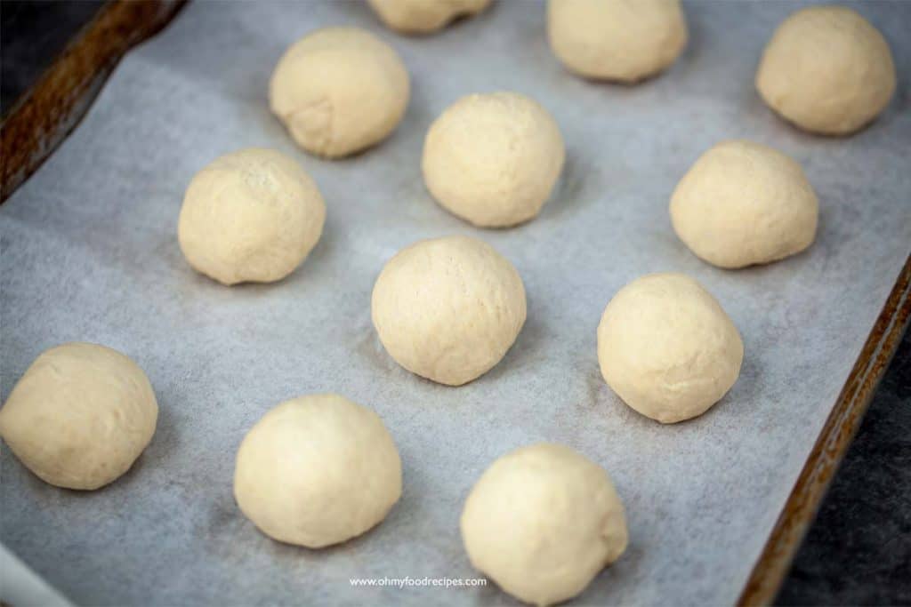 Custard Bun or Nai Wong Bao (奶皇包) - Oh My Food Recipes