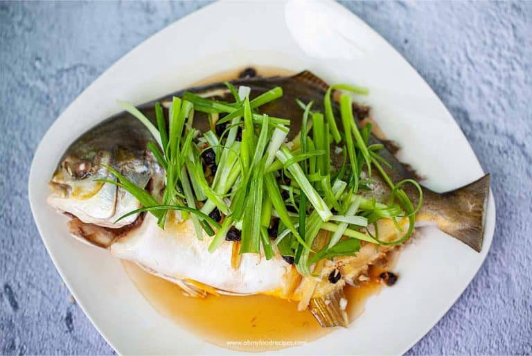 Steam Fish (蒸魚) Golden Pomfret Recipe - Oh My Food Recipes