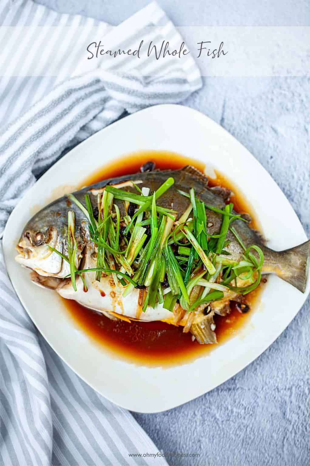 Steam Fish (蒸魚) Golden Pomfret Recipe - Oh My Food Recipes