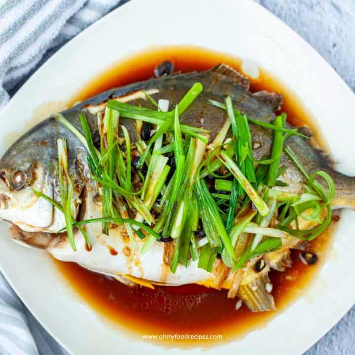 Steam Fish (蒸魚) Golden Pomfret Recipe - Oh My Food Recipes