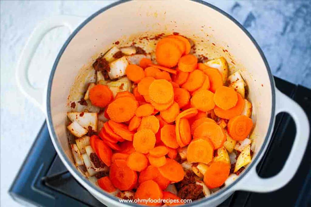 Chicken Massaman Curry - Oh My Food Recipes